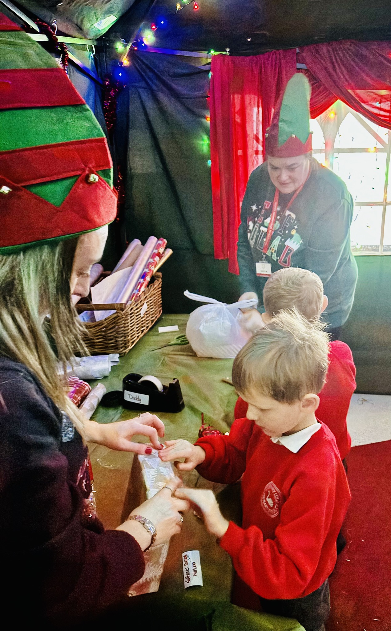 School's ‘Elfridges’ grotto - White Horse News